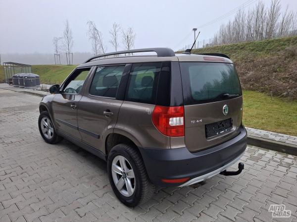 Brown Skoda Yeti 2010 in Vilnius, with an engine capacity of 2.00 L and mileage of 236 thousand km for 6550 €, photo 2 on AUTOMOTO.COM.LV