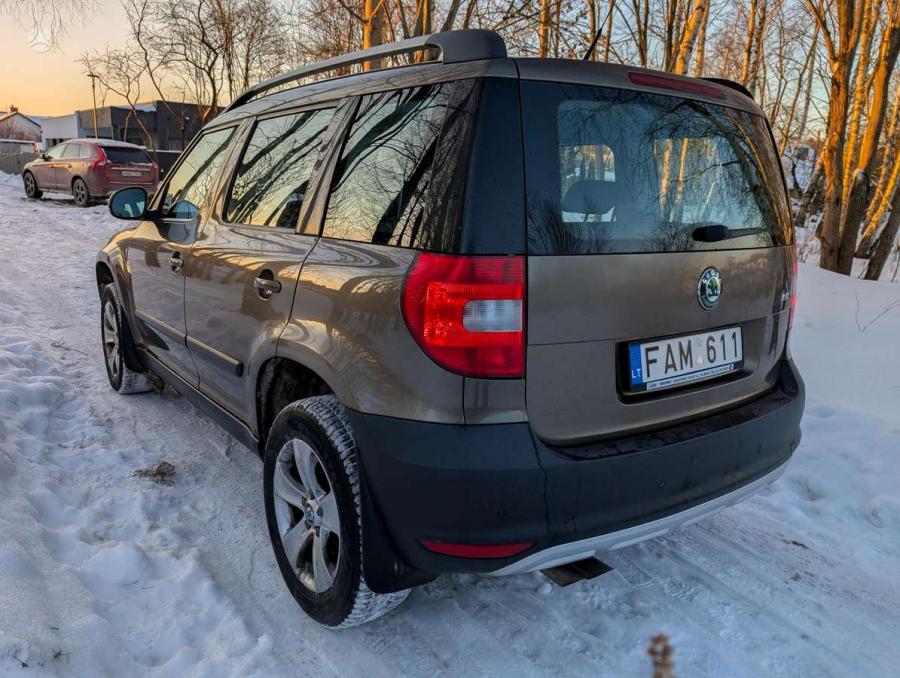 Brown Skoda Yeti 2010 in Vilnius, with an engine capacity of 1.20 L and mileage of 162 thousand km for 4200 €, photo 5 on AUTOMOTO.COM.LV