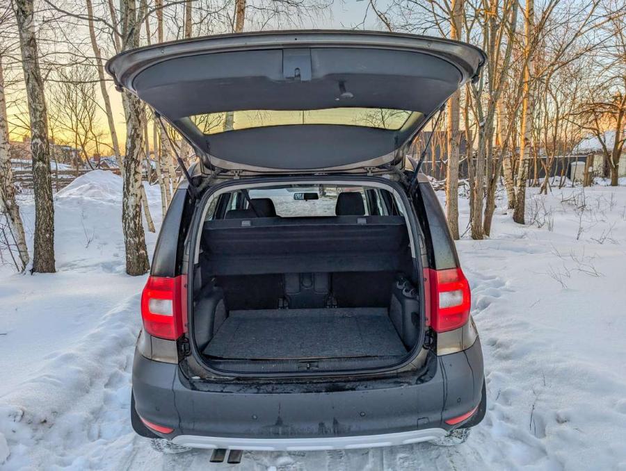 Brown Skoda Yeti 2010 in Vilnius, with an engine capacity of 1.20 L and mileage of 162 thousand km for 4200 €, photo 6 on AUTOMOTO.COM.LV