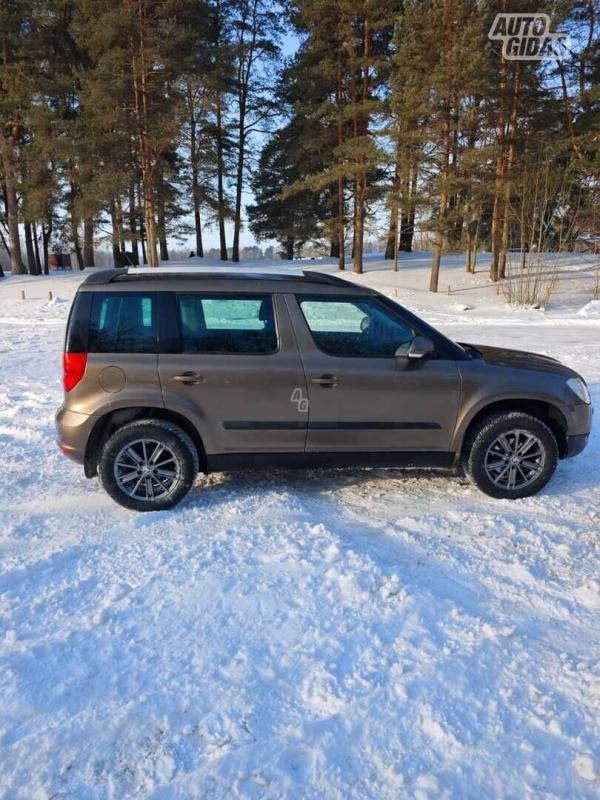 Brown Skoda Yeti 2010 in Riga, with an engine capacity of 2.00 L and mileage of 393 thousand km for 4200 €, photo 1 on AUTOMOTO.COM.LV