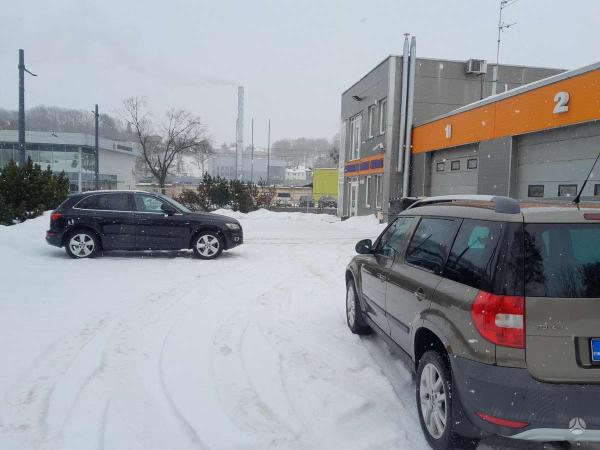 Brown Skoda Yeti 2010 in Kaunas, with an engine capacity of 1.97 L and mileage of 278 thousand km for 4300 €, photo 2 on AUTOMOTO.COM.LV