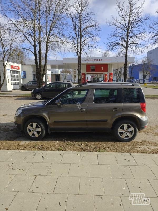 Brown Skoda Yeti 2010 in Alytus, with an engine capacity of 2.00 L and mileage of 376 thousand km for 3500 €, photo 2 on AUTOMOTO.COM.LV