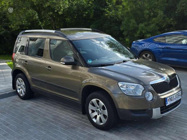 Brown Skoda Yeti 2010 in Vilnius, with an engine capacity of 1.97 L and mileage of 217 thousand km for 2700 €, photo 1 on AUTOMOTO.COM.LV