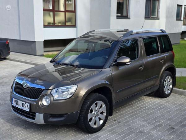Brown Skoda Yeti 2010 in Vilnius, with an engine capacity of 1.97 L and mileage of 217 thousand km for 2700 €, photo 3 on AUTOMOTO.COM.LV