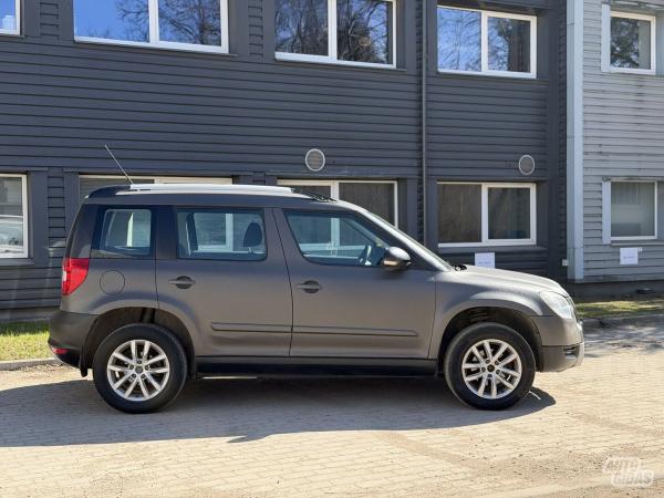 Brown Skoda Yeti 2011 in Vilnius, with an engine capacity of 1.20 L and mileage of 265 thousand km for 2800 €, photo 3 on AUTOMOTO.COM.LV