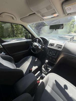 Brown Skoda Yeti 2011 in Anyksciai, with an engine capacity of 1.60 L and mileage of 201 thousand km for 4000 €, photo 7 on AUTOMOTO.COM.LV