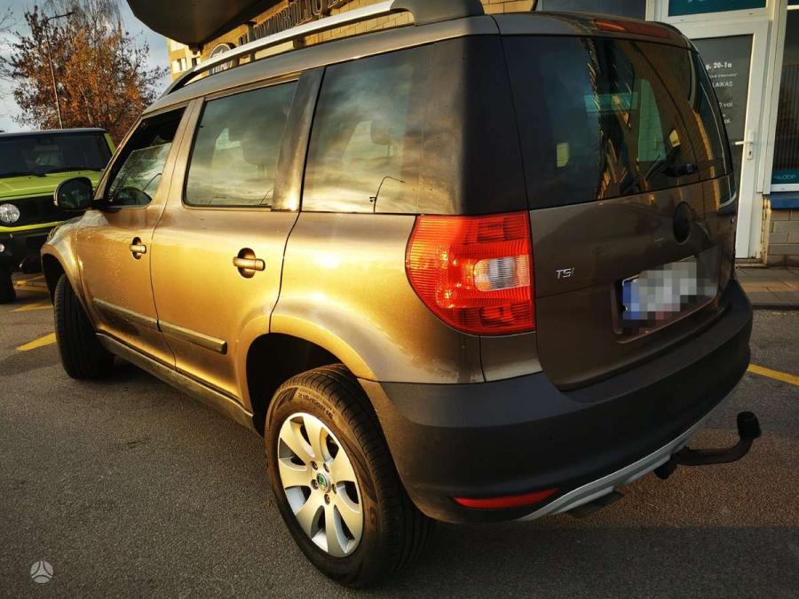 Brown Skoda Yeti 2012 in Vilnius, with an engine capacity of 1.20 L and mileage of 174 thousand km for 4790 €, photo 9 on AUTOMOTO.COM.LV