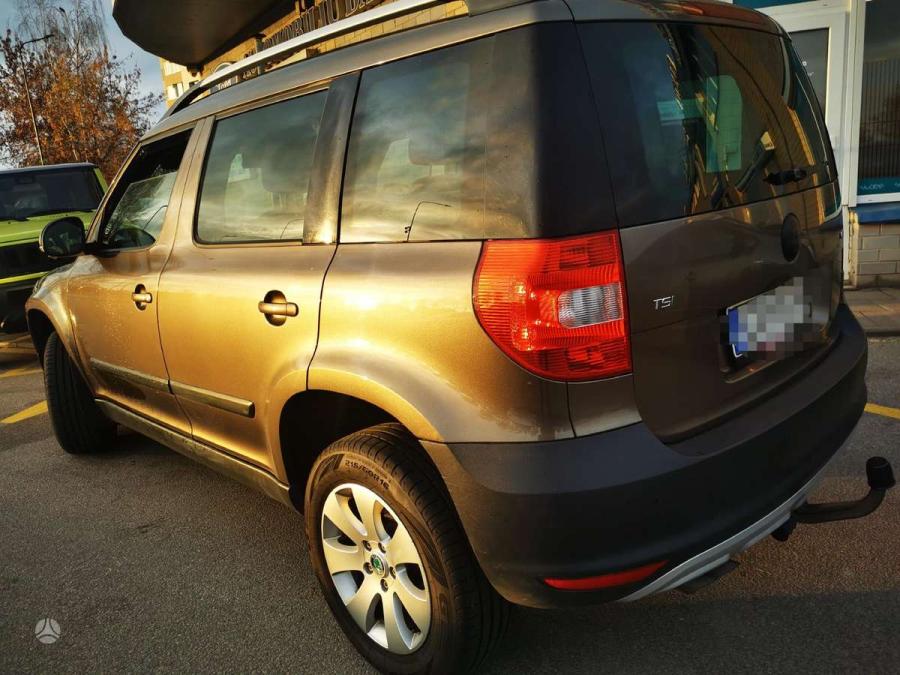 Brown Skoda Yeti 2012 in Vilnius, with an engine capacity of 1.20 L and mileage of 174 thousand km for 4790 €, photo 13 on AUTOMOTO.COM.LV