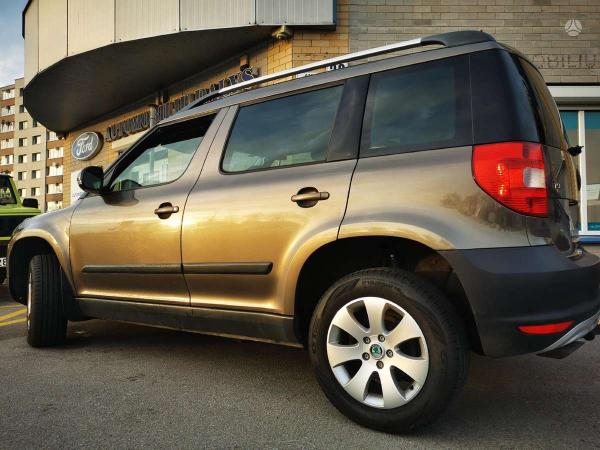 Brūns Skoda Yeti 2012 Viļņa, ar dzinēja tilpumu 1.20 L un nobraukumu 186 tūkst. km par 4790 €, foto 3 vietnē AUTOMOTO.COM.LV