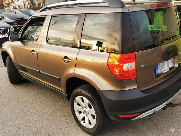 Brown Skoda Yeti 2012 in Vilnius, with an engine capacity of 1.20 L and mileage of 187 thousand km for 4850 €, photo 1 on AUTOMOTO.COM.LV