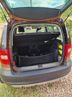Brown Skoda Yeti 2012 in Jurmala, with an engine capacity of 1.40 L and mileage of 209 thousand km for 2650 €, photo 3 on AUTOMOTO.COM.LV