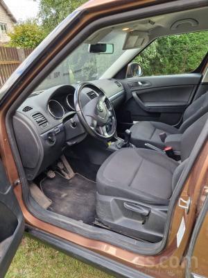 Brown Skoda Yeti 2012 in Jurmala, with an engine capacity of 1.40 L and mileage of 209 thousand km for 2650 €, photo 8 on AUTOMOTO.COM.LV