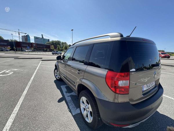 Brown Skoda Yeti 2012 in Klaipeda, with an engine capacity of 1.97 L and mileage of 267 thousand km for 5200 €, photo 2 on AUTOMOTO.COM.LV