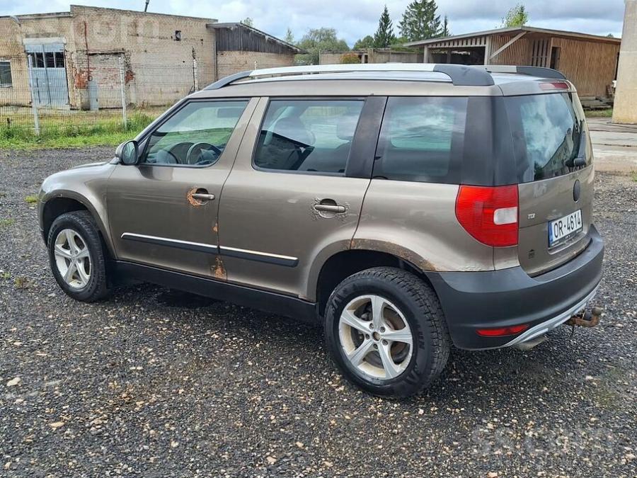 Brown Skoda Yeti 2012 in Valmiera, with an engine capacity of 2.00 L and mileage of 411 thousand km for 1300 €, photo 7 on AUTOMOTO.COM.LV