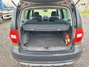 Brown Skoda Yeti 2012 in Valmiera, with an engine capacity of 2.00 L and mileage of 411 thousand km for 1300 €, photo 16 on AUTOMOTO.COM.LV