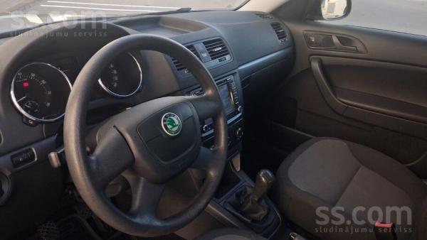 Brown Skoda Yeti 2012 in Riga, with an engine capacity of 1.40 L and mileage of 244 thousand km for 3800 €, photo 4 on AUTOMOTO.COM.LV