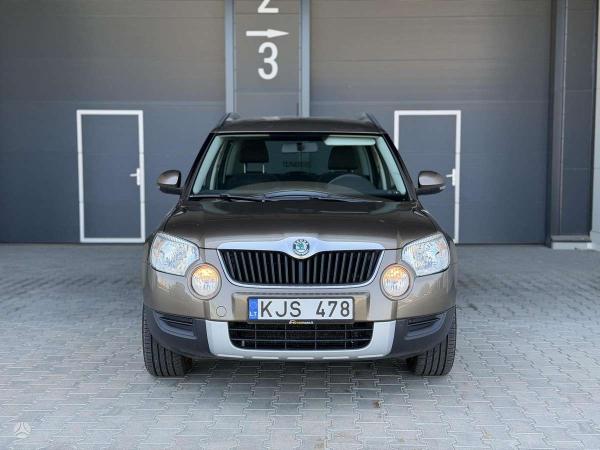Brown Skoda Yeti 2013 in Vilnius, with an engine capacity of 1.97 L and mileage of 122 thousand km for 5490 €, photo 7 on AUTOMOTO.COM.LV