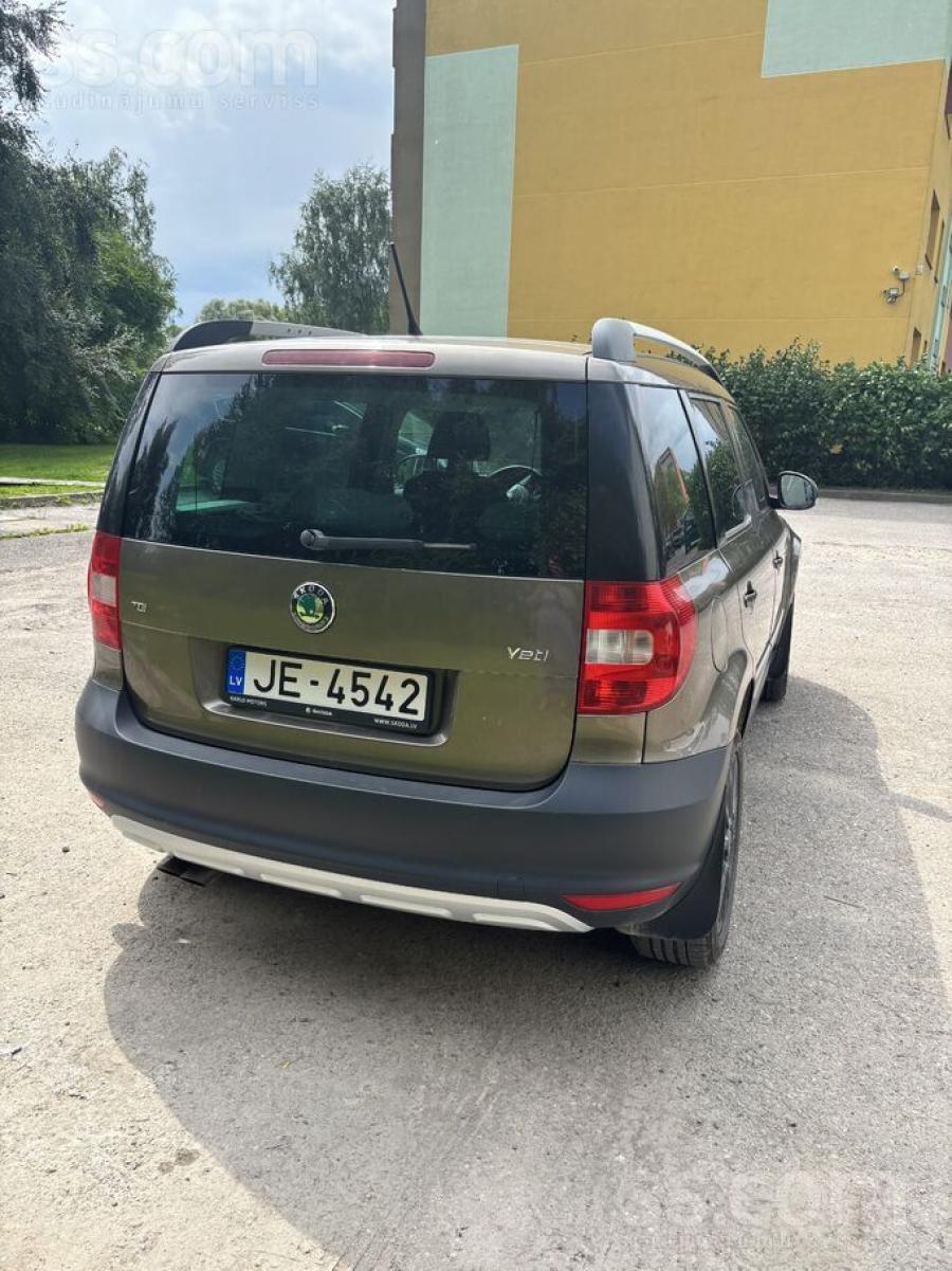 Brown Skoda Yeti 2013 in Bauska, with an engine capacity of 2.00 L and mileage of 170 thousand km for 6200 €, photo 5 on AUTOMOTO.COM.LV
