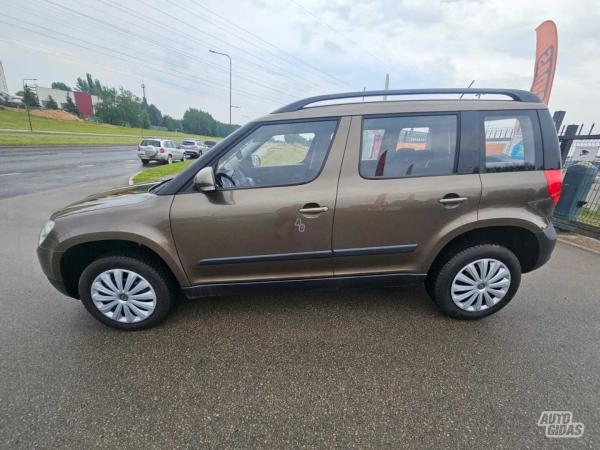 Brown Skoda Yeti 2013 in Kaunas, with an engine capacity of 1.20 L and mileage of 187 thousand km for 4950 €, photo 4 on AUTOMOTO.COM.LV