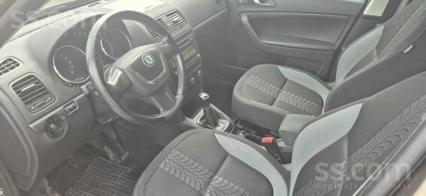 Brown Skoda Yeti 2013 in Riga, with an engine capacity of 2.00 L and mileage of 155 thousand km for 5500 €, photo 5 on AUTOMOTO.COM.LV