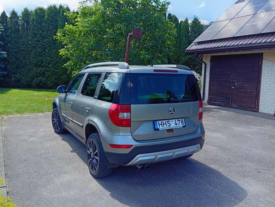 Brown Skoda Yeti 2014 in Kaunas, with an engine capacity of 1.97 L and mileage of 214 thousand km for 4300 €, photo 3 on AUTOMOTO.COM.LV