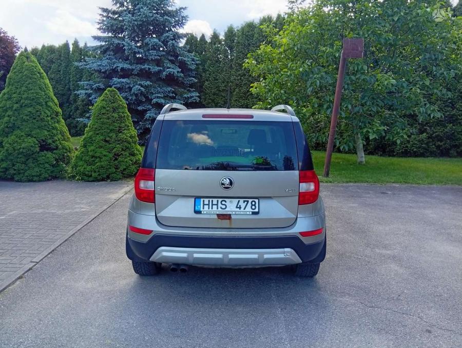 Brown Skoda Yeti 2014 in Kaunas, with an engine capacity of 1.97 L and mileage of 214 thousand km for 4300 €, photo 6 on AUTOMOTO.COM.LV