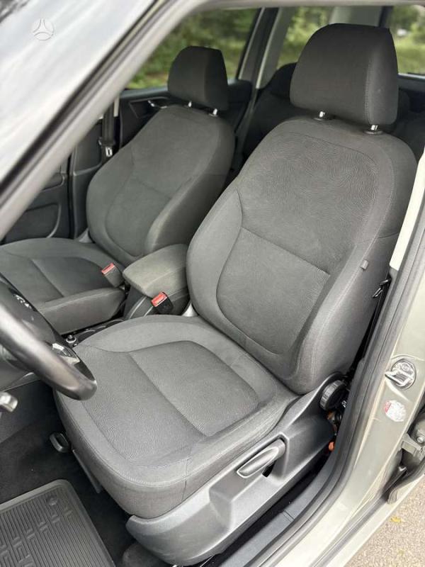 Brown Skoda Yeti 2014 in Prienai, with an engine capacity of 1.97 L and mileage of 250 thousand km for 6666 €, photo 7 on AUTOMOTO.COM.LV