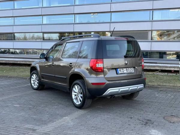 Brown Skoda Yeti 2017 in Riga, with an engine capacity of 1.40 L and mileage of 165 thousand km for 8999 €, photo 4 on AUTOMOTO.COM.LV