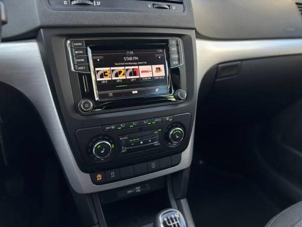 Brown Skoda Yeti 2017 in Riga, with an engine capacity of 1.40 L and mileage of 165 thousand km for 8999 €, photo 6 on AUTOMOTO.COM.LV