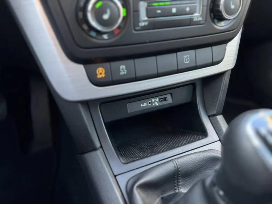 Brūns Skoda Yeti 2017 Rīga, ar dzinēja tilpumu 1.40 L un nobraukumu 165 tūkst. km par 8999 €, foto 10 vietnē AUTOMOTO.COM.LV