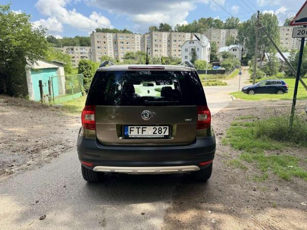 Brūns Skoda Yeti 2012 Viļņa, ar dzinēja tilpumu 1.20 L un nobraukumu 200 tūkst. km par 4199 €, foto 5 vietnē AUTOMOTO.COM.LV