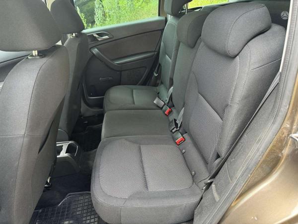 Brūns Skoda Yeti 2012 Viļņa, ar dzinēja tilpumu 1.20 L un nobraukumu 200 tūkst. km par 4199 €, foto 8 vietnē AUTOMOTO.COM.LV