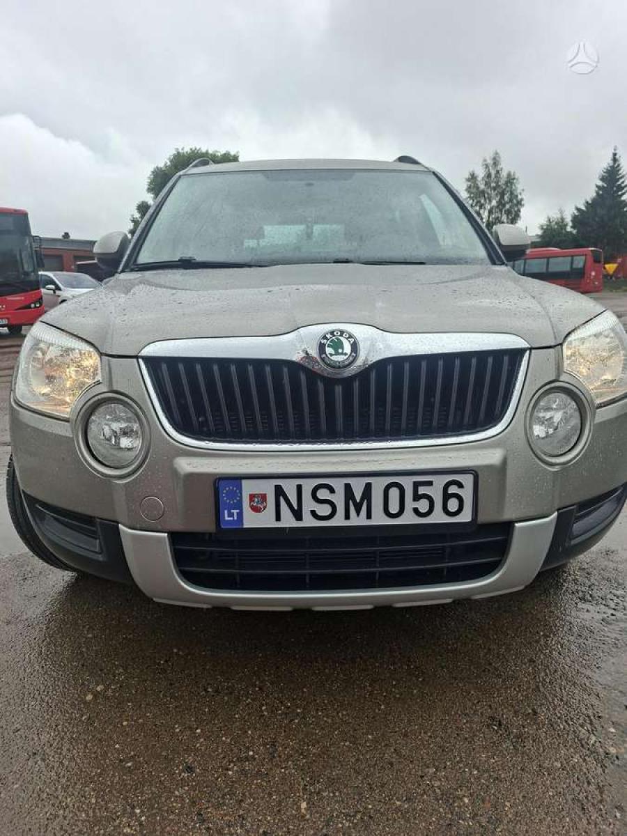 Brown Skoda Yeti 2013 in Vilnius, with an engine capacity of 1.20 L and mileage of 122 thousand km for 3700 €, photo 1 on AUTOMOTO.COM.LV