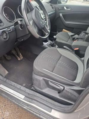 Brown Skoda Yeti 2013 in Vilnius, with an engine capacity of 1.20 L and mileage of 122 thousand km for 3700 €, photo 8 on AUTOMOTO.COM.LV