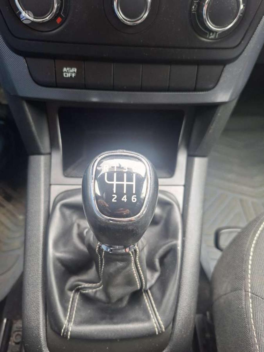 Brown Skoda Yeti 2013 in Vilnius, with an engine capacity of 1.20 L and mileage of 122 thousand km for 3700 €, photo 13 on AUTOMOTO.COM.LV