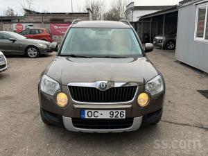 Brown Skoda Yeti 2014 in Daugavpils, with an engine capacity of 2.00 L and mileage of 0 thousand km for 6250 €, photo 2 on AUTOMOTO.COM.LV