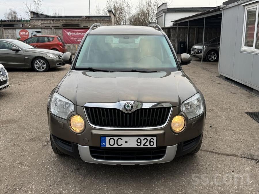 Brown Skoda Yeti 2014 in Daugavpils, with an engine capacity of 2.00 L and mileage of 0 thousand km for 6250 €, photo 2 on AUTOMOTO.COM.LV
