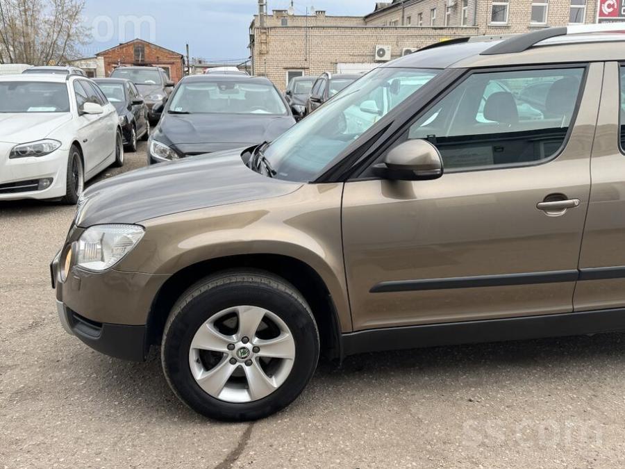 Brown Skoda Yeti 2014 in Daugavpils, with an engine capacity of 2.00 L and mileage of 0 thousand km for 6250 €, photo 7 on AUTOMOTO.COM.LV