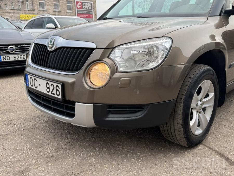 Brown Skoda Yeti 2014 in Daugavpils, with an engine capacity of 2.00 L and mileage of 0 thousand km for 6250 €, photo 9 on AUTOMOTO.COM.LV