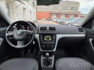 Brown Skoda Yeti 2014 in Daugavpils, with an engine capacity of 2.00 L and mileage of 0 thousand km for 6250 €, photo 14 on AUTOMOTO.COM.LV