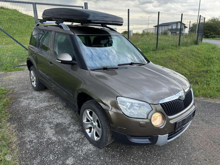 Brown Skoda Yeti 2010 in Prienai, with an engine capacity of 2.00 L and mileage of 302 thousand km for 2150 €, photo 3 on AUTOMOTO.COM.LV