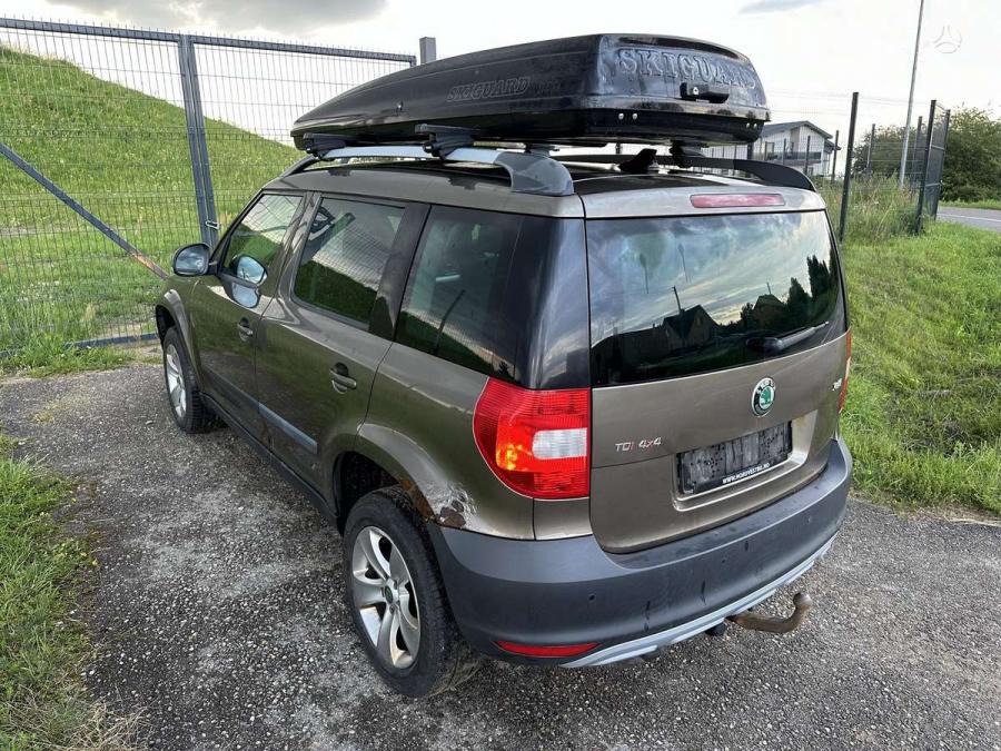 Brown Skoda Yeti 2010 in Prienai, with an engine capacity of 2.00 L and mileage of 302 thousand km for 2150 €, photo 4 on AUTOMOTO.COM.LV