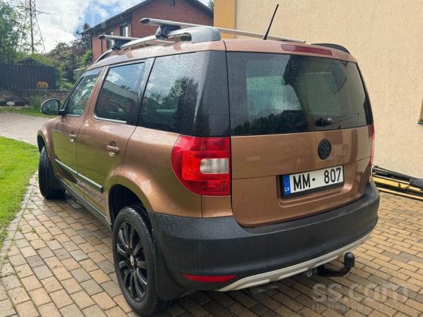 Brown Skoda Yeti 2012 in Riga, with an engine capacity of 2.00 L and mileage of 175 thousand km for 4400 €, photo 3 on AUTOMOTO.COM.LV