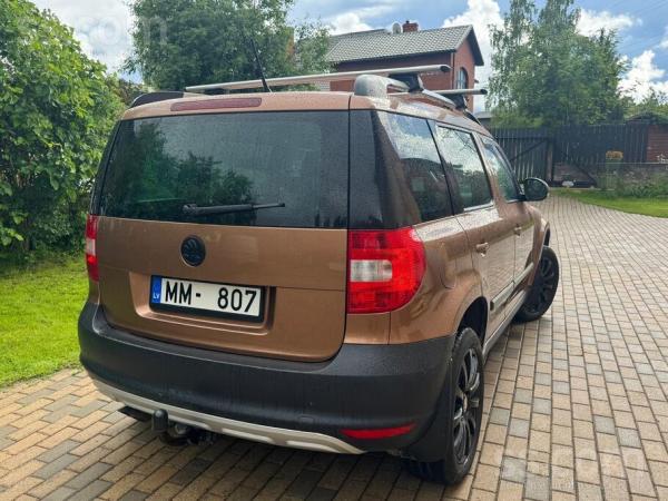 Brown Skoda Yeti 2012 in Riga, with an engine capacity of 2.00 L and mileage of 175 thousand km for 4400 €, photo 4 on AUTOMOTO.COM.LV