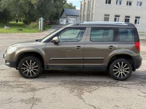 Brown Skoda Yeti 2012 in Marijampole, with an engine capacity of 2.00 L and mileage of 200 thousand km for 3300 €, photo 3 on AUTOMOTO.COM.LV