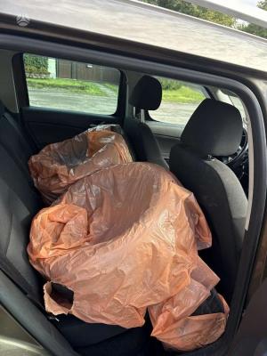 Brown Skoda Yeti 2012 in Marijampole, with an engine capacity of 2.00 L and mileage of 200 thousand km for 3300 €, photo 12 on AUTOMOTO.COM.LV