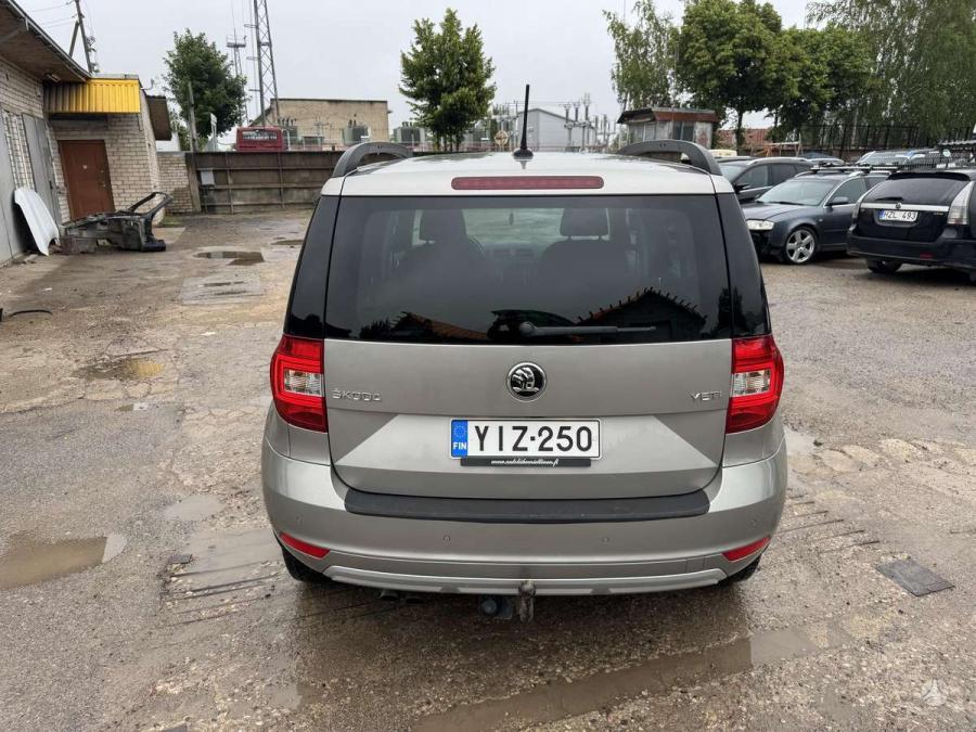 Brown Skoda Yeti 2015 in Siauliai, with an engine capacity of 1.40 L and mileage of 219 thousand km for 6999 €, photo 6 on AUTOMOTO.COM.LV