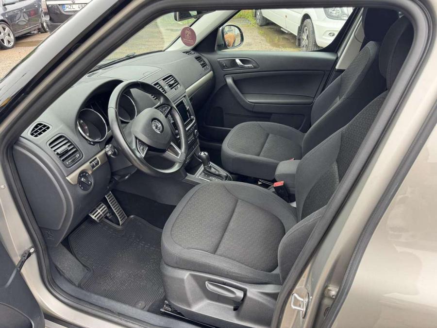 Brown Skoda Yeti 2015 in Siauliai, with an engine capacity of 1.40 L and mileage of 219 thousand km for 6999 €, photo 11 on AUTOMOTO.COM.LV