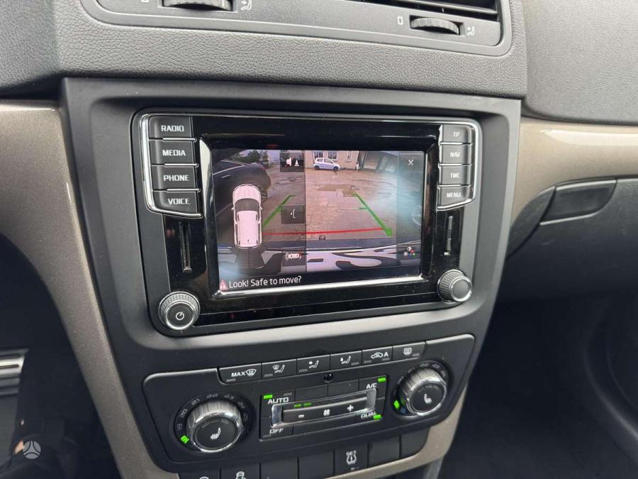 Brown Skoda Yeti 2015 in Siauliai, with an engine capacity of 1.40 L and mileage of 219 thousand km for 6999 €, photo 12 on AUTOMOTO.COM.LV