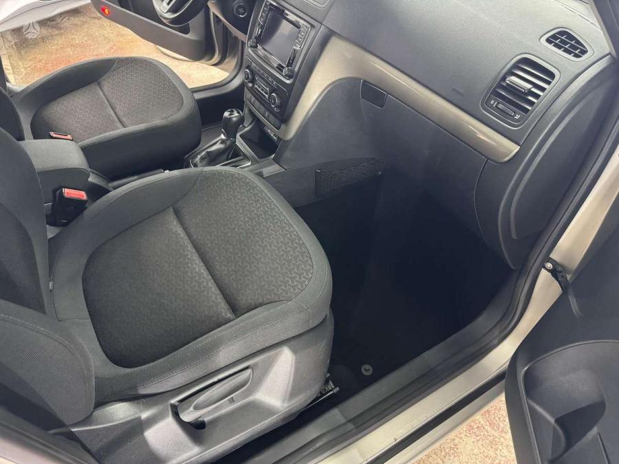 Brown Skoda Yeti 2015 in Siauliai, with an engine capacity of 1.40 L and mileage of 219 thousand km for 6999 €, photo 14 on AUTOMOTO.COM.LV